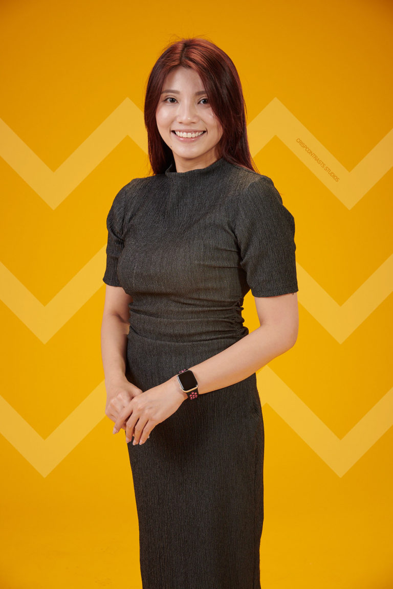 Jessy L - Crispcontrasts Studios